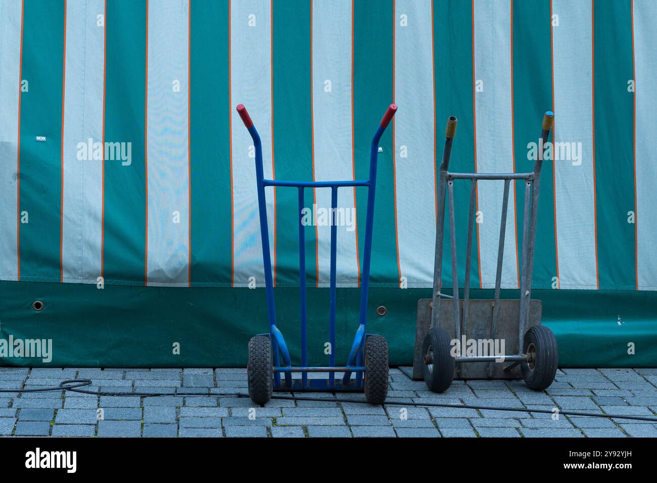 Hand truck carts hi-res stock photography and images - Alamy