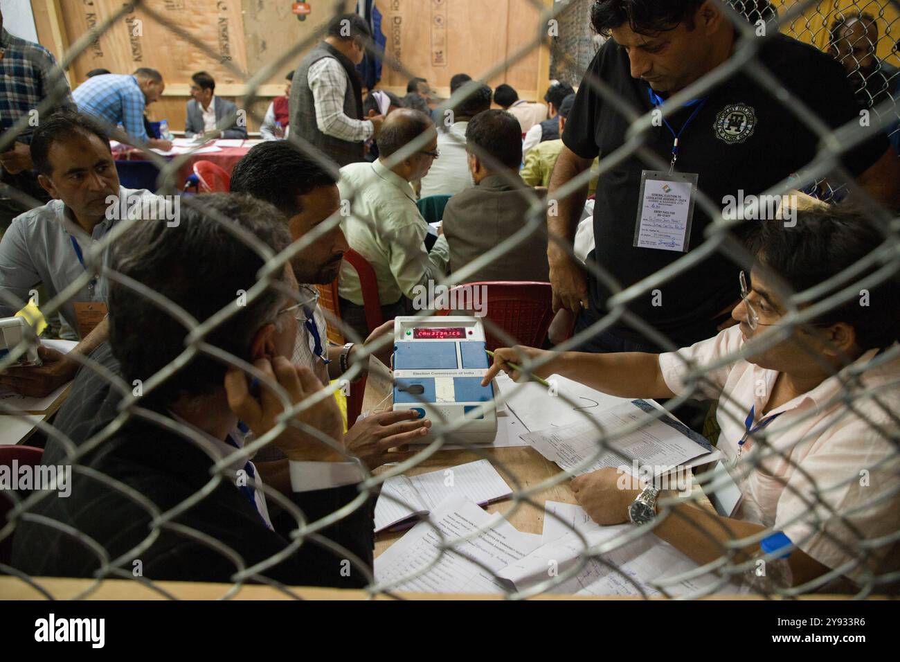 Indian election voting machine hi-res stock photography and images - Alamy