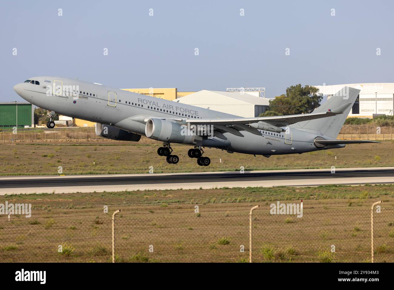 Royal Air Force Airbus A330 Voyager KC3 (A330-243MRTT) (REG: ZZ333 ...
