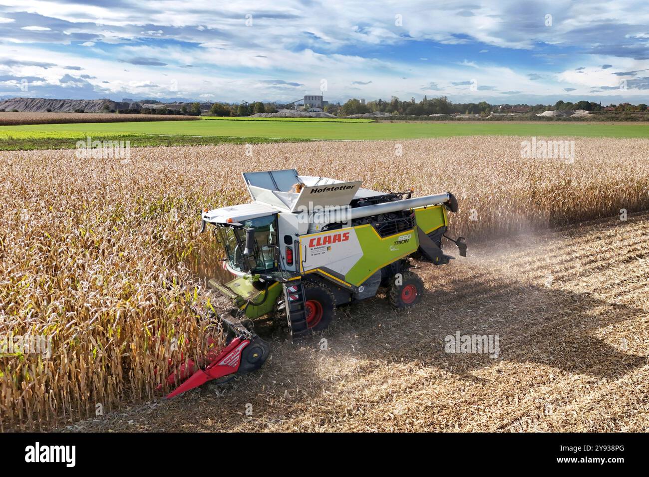 Hair, Deutschland. 08th Oct, 2024. Corn harvest. Claas Trion 660 ...