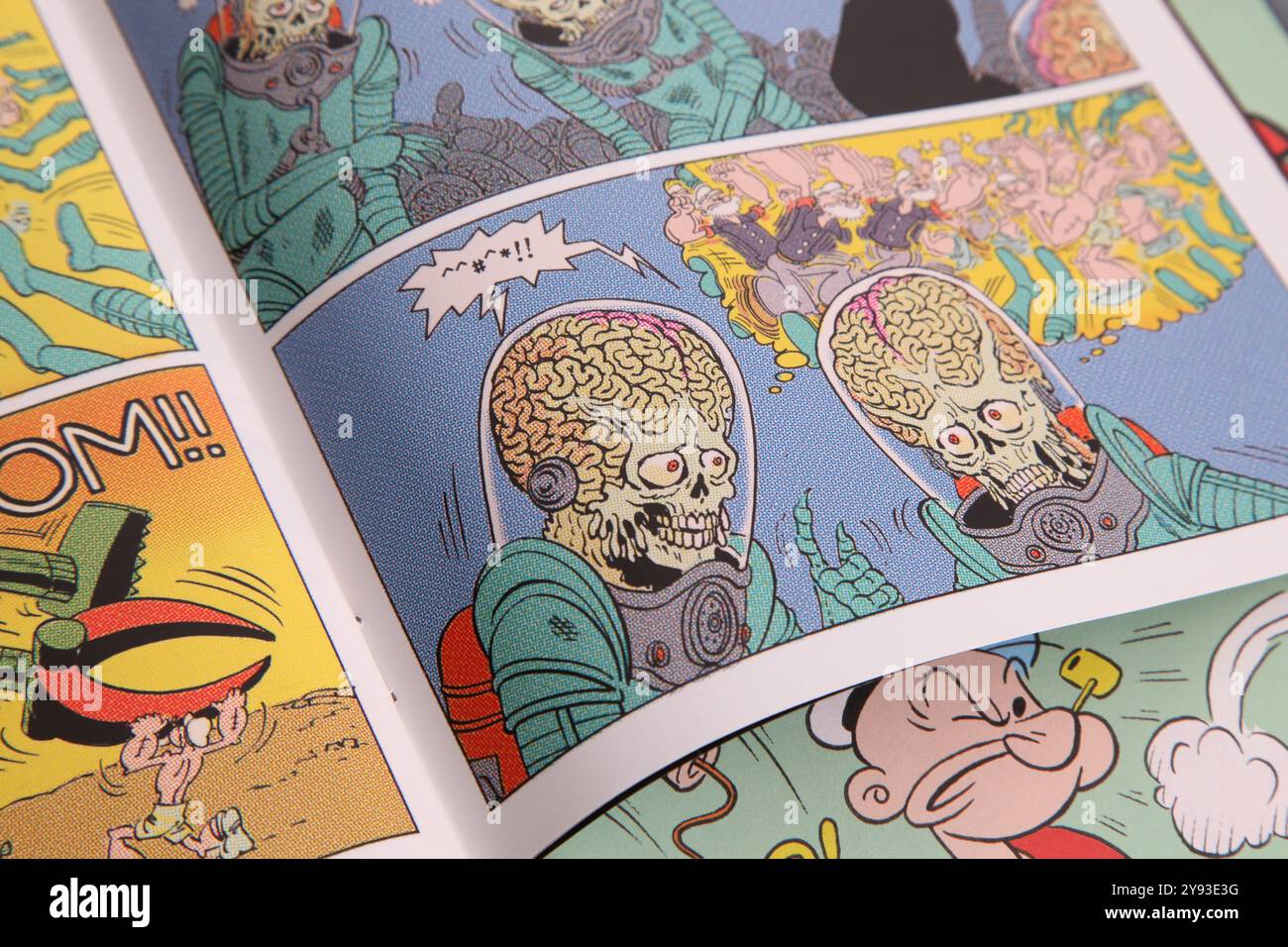 Mars atttacks idw timeline hi-res stock photography and images - Alamy