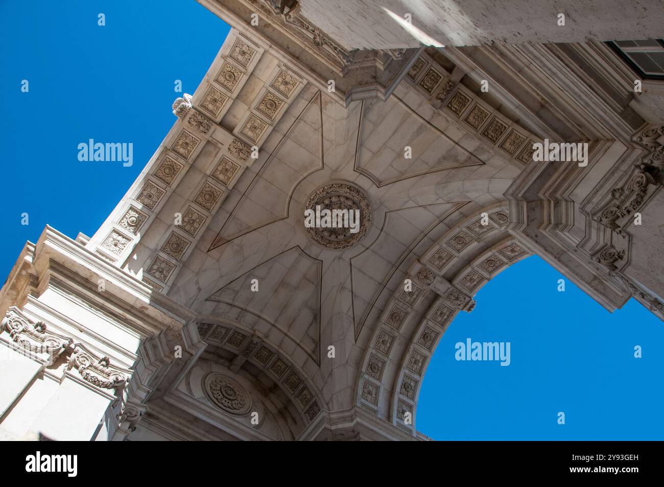 Bottom view triumphal arch hi-res stock photography and images - Alamy