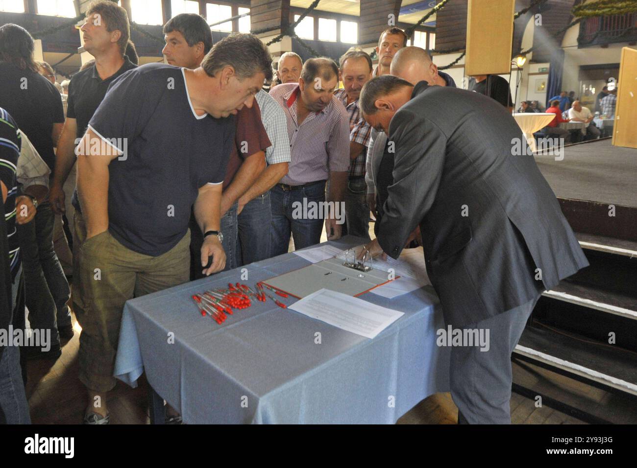a group of people being together, spectator at an event group of people ...