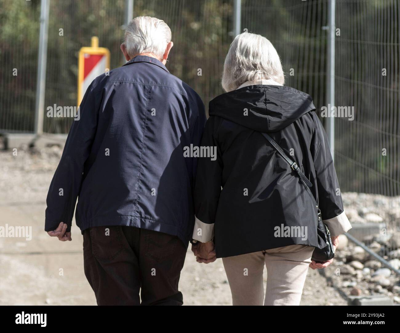 couple in old age people in love and together after many years couple ...