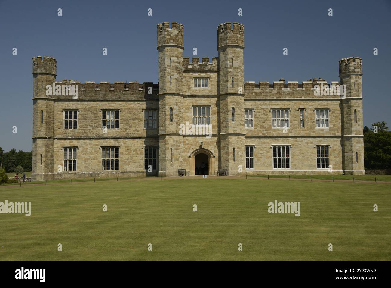 Leeds Castle near Maidstone, Kent, England, United Kingdom, Europe ...