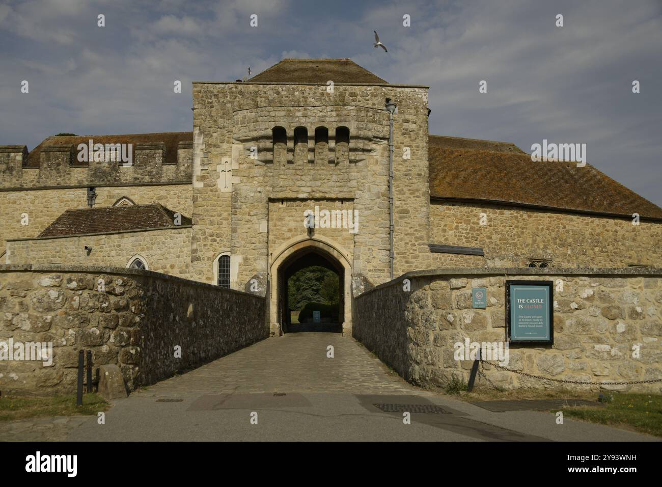 Leeds castle guided tour hi-res stock photography and images - Alamy