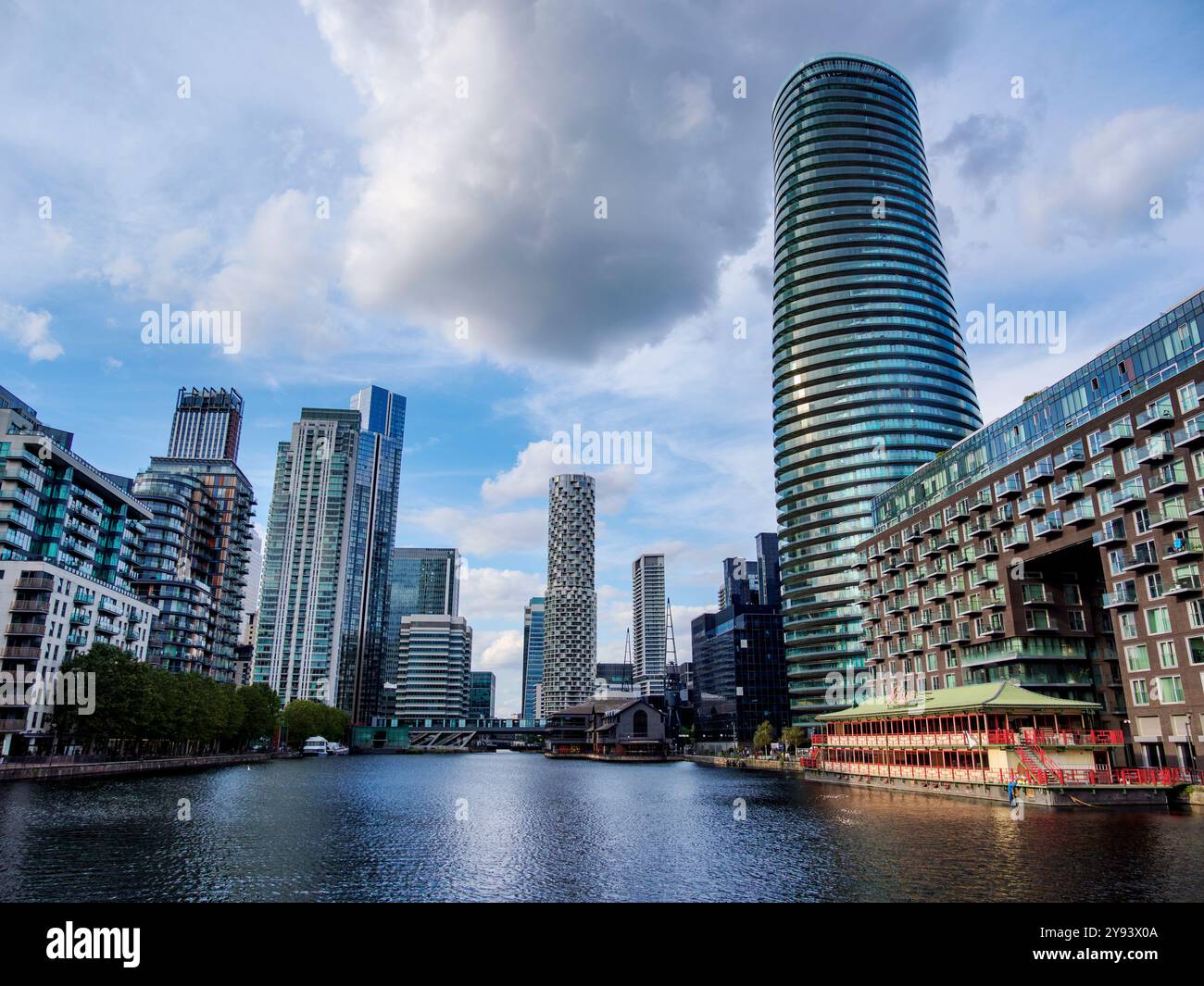 Millwall Inner Dock and Arena Tower, Isle of Dogs, London, England ...