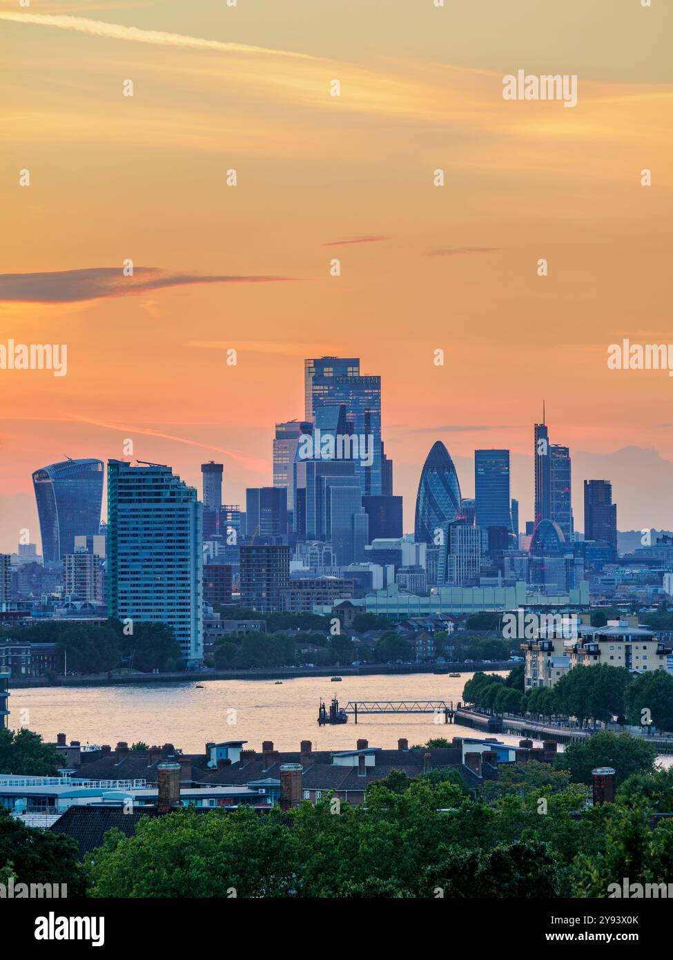 Expansive view modern city hi-res stock photography and images - Alamy