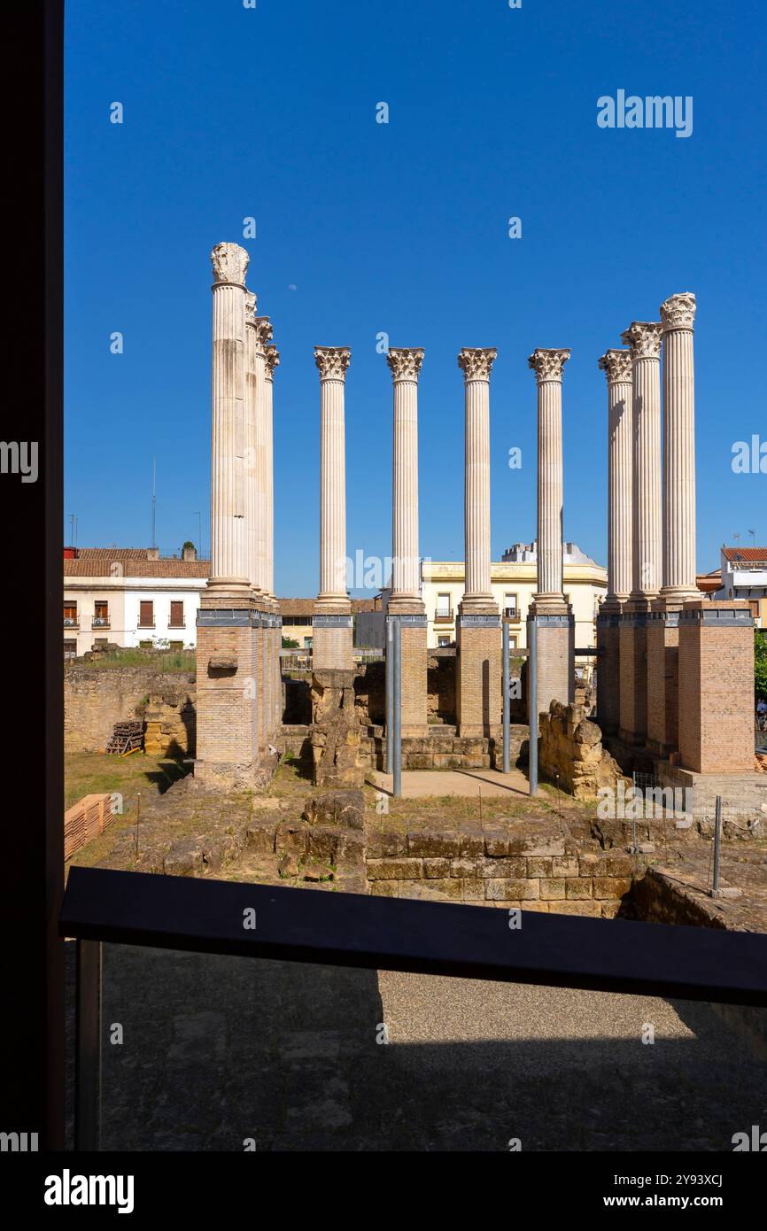 Roman temple features hi-res stock photography and images - Alamy
