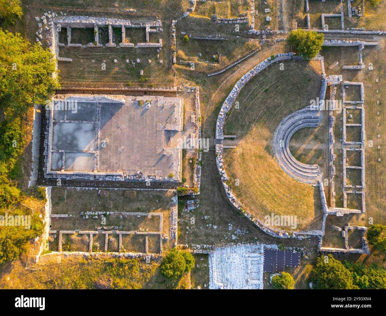 Pietrabbondante temple theatre hi-res stock photography and images - Alamy