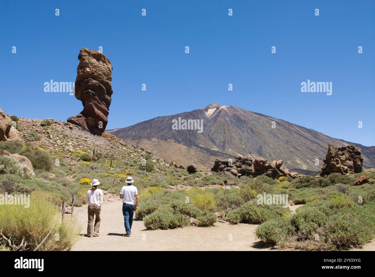 Roque Cinchado, Roques de Garcia, Caldeira de las Canadas, Mount Teide ...