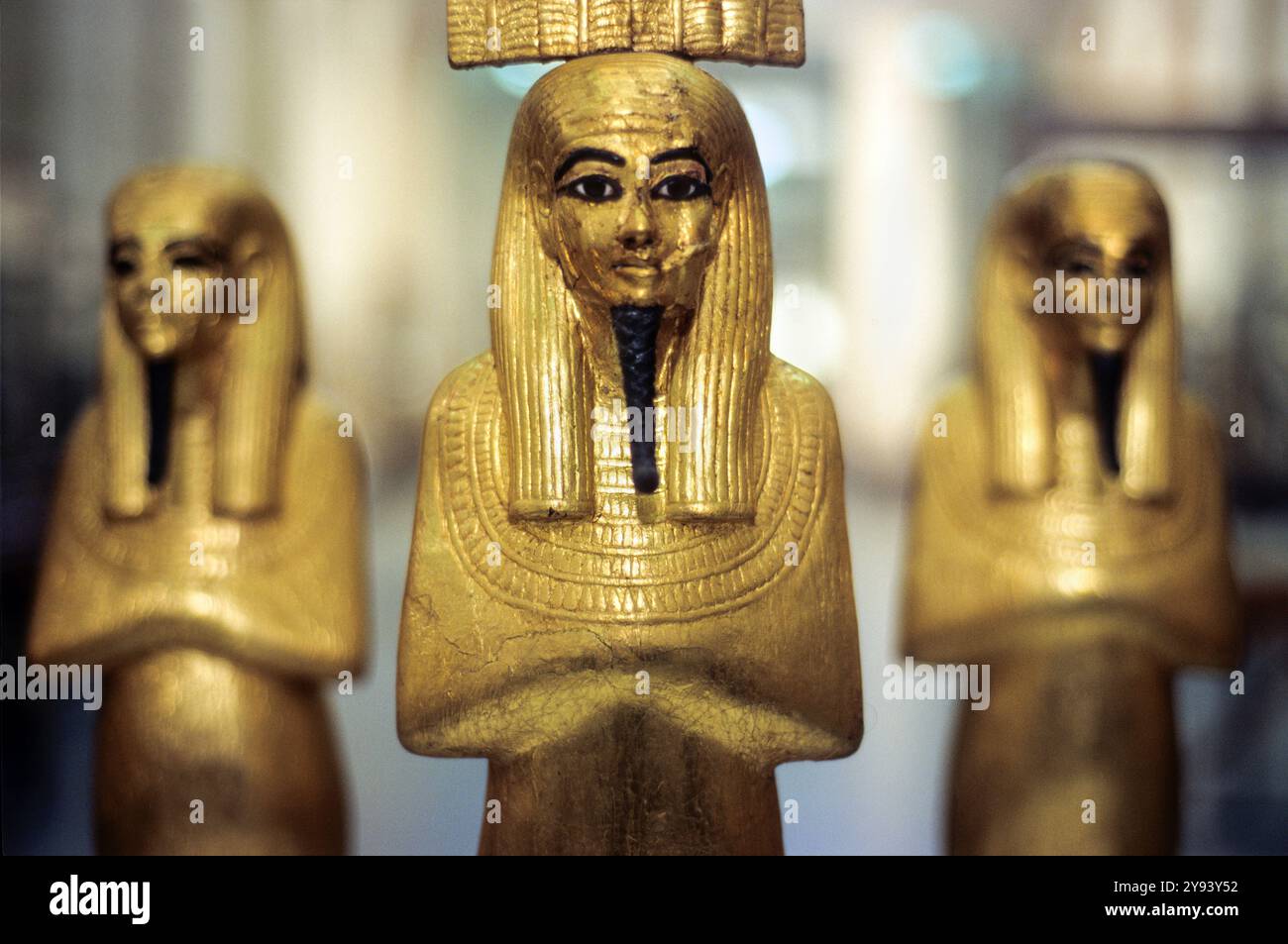 Gold statuettes, tomb of Tutankhamun, Museum of Egyptian Antiquities ...