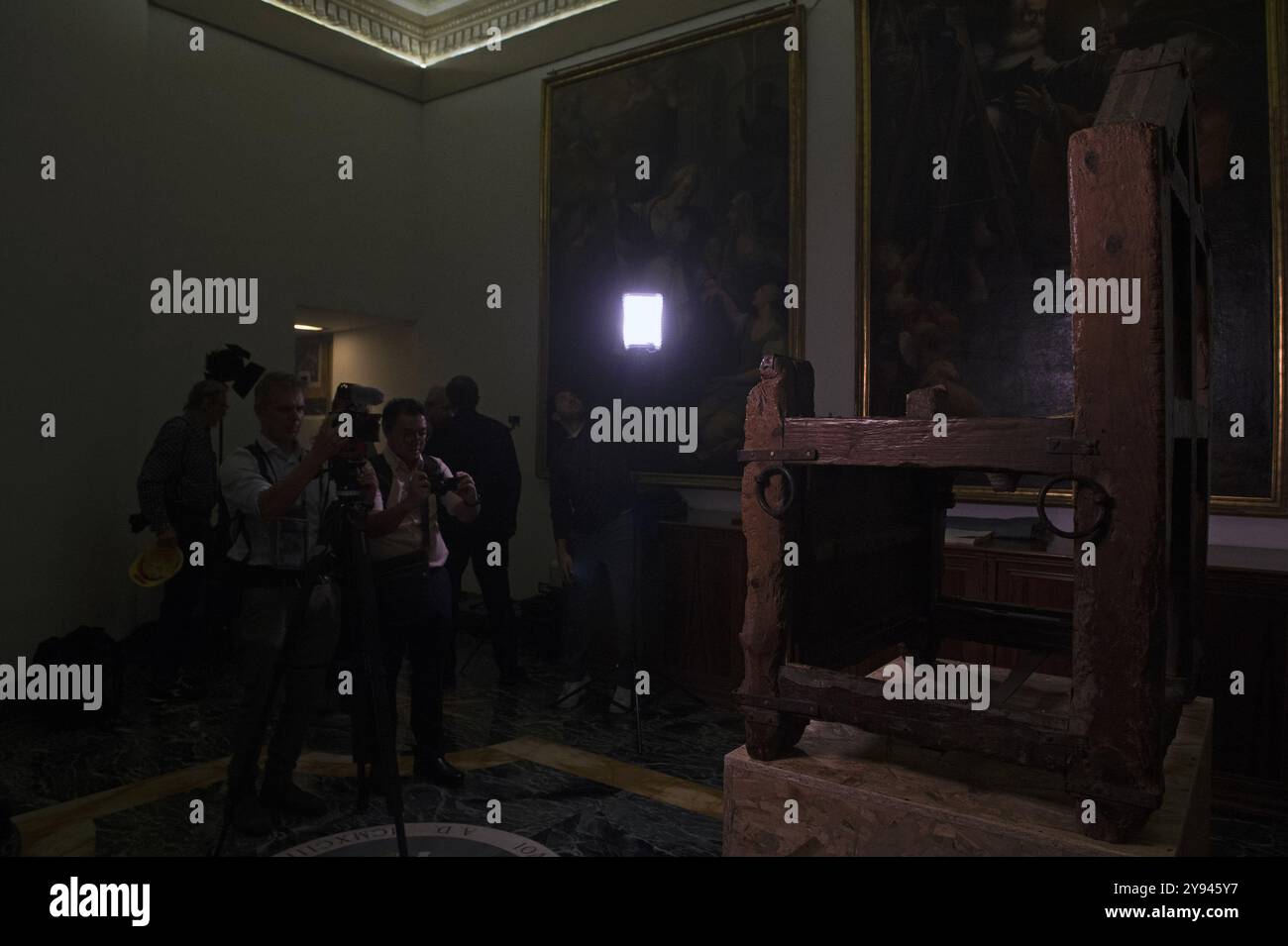 **NO LIBRI** Italy, Rome, Vatican, 2024/10/08. A view of the relic of ...