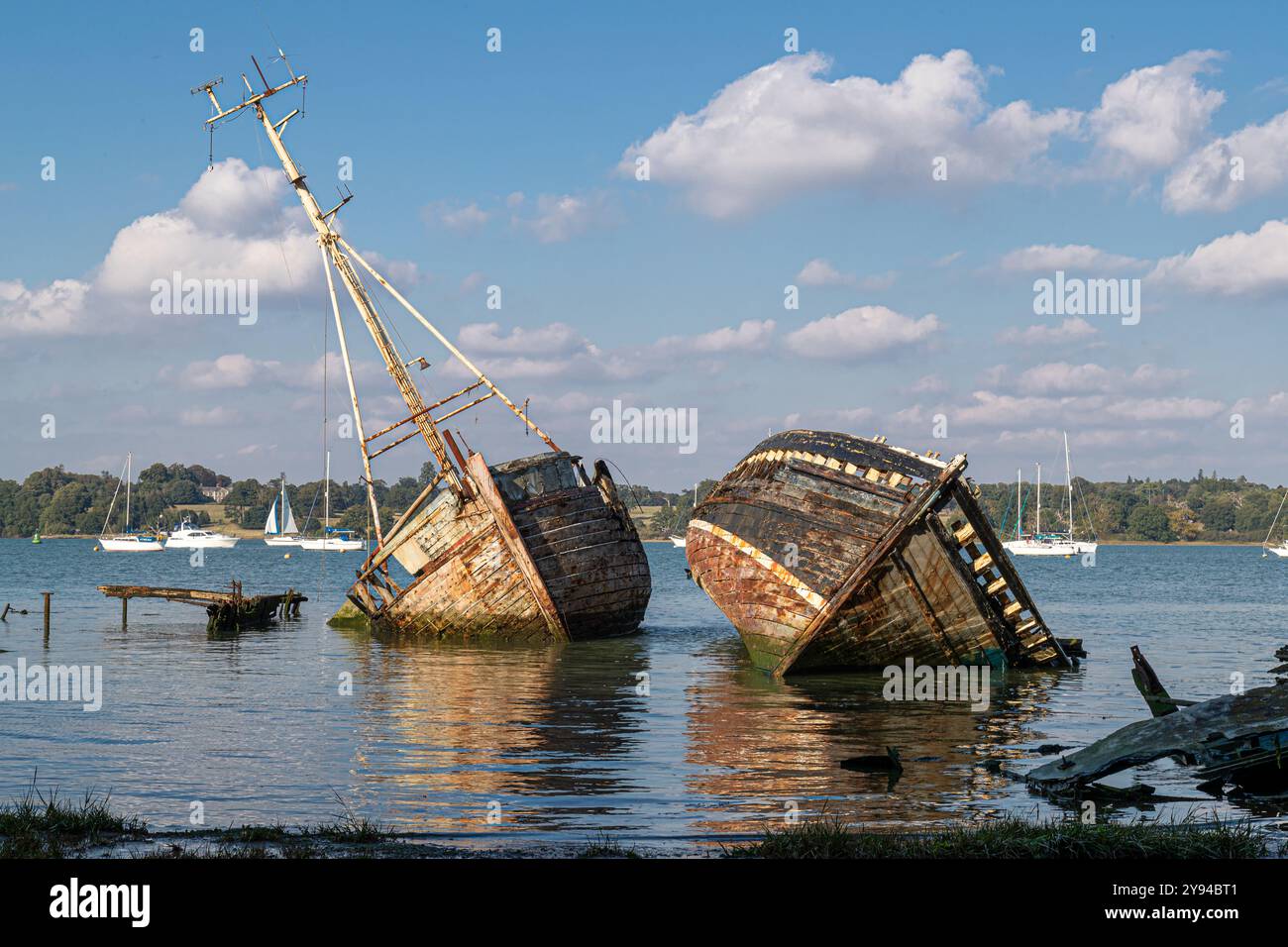 boat graveyard at pin mill suffolk Stock Photo - Alamy
