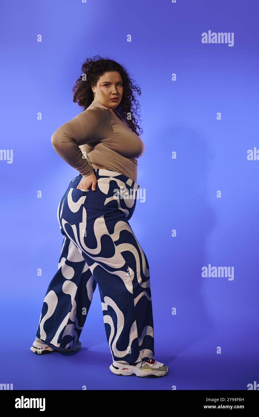 This stunning plus size model flaunts her style in eye catching ...