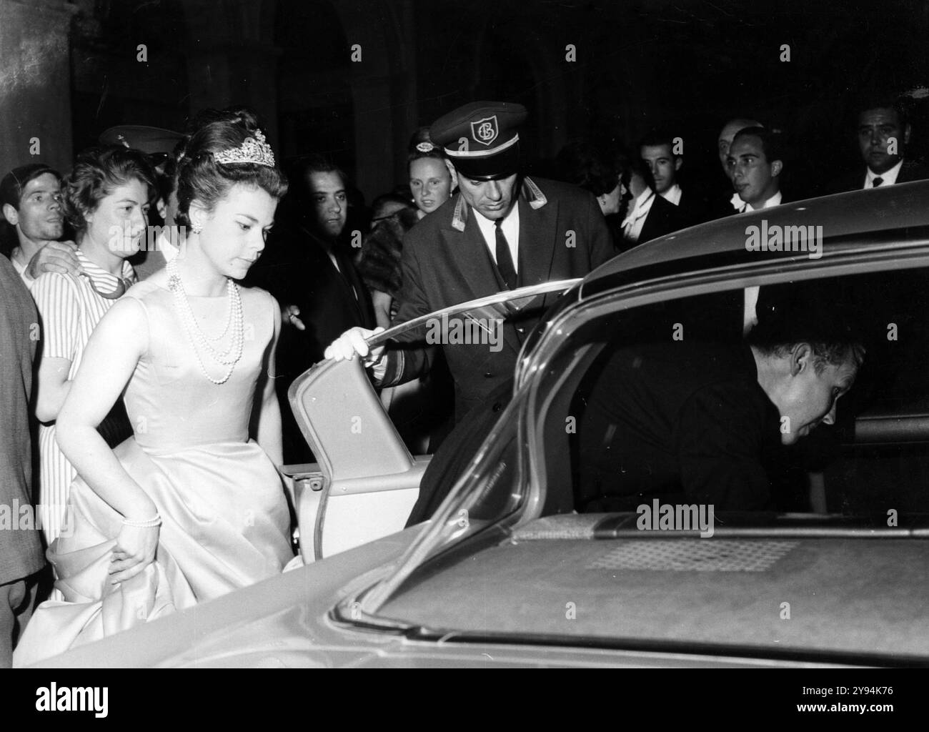 1962 wedding photo Black and White Stock Photos & Images - Alamy