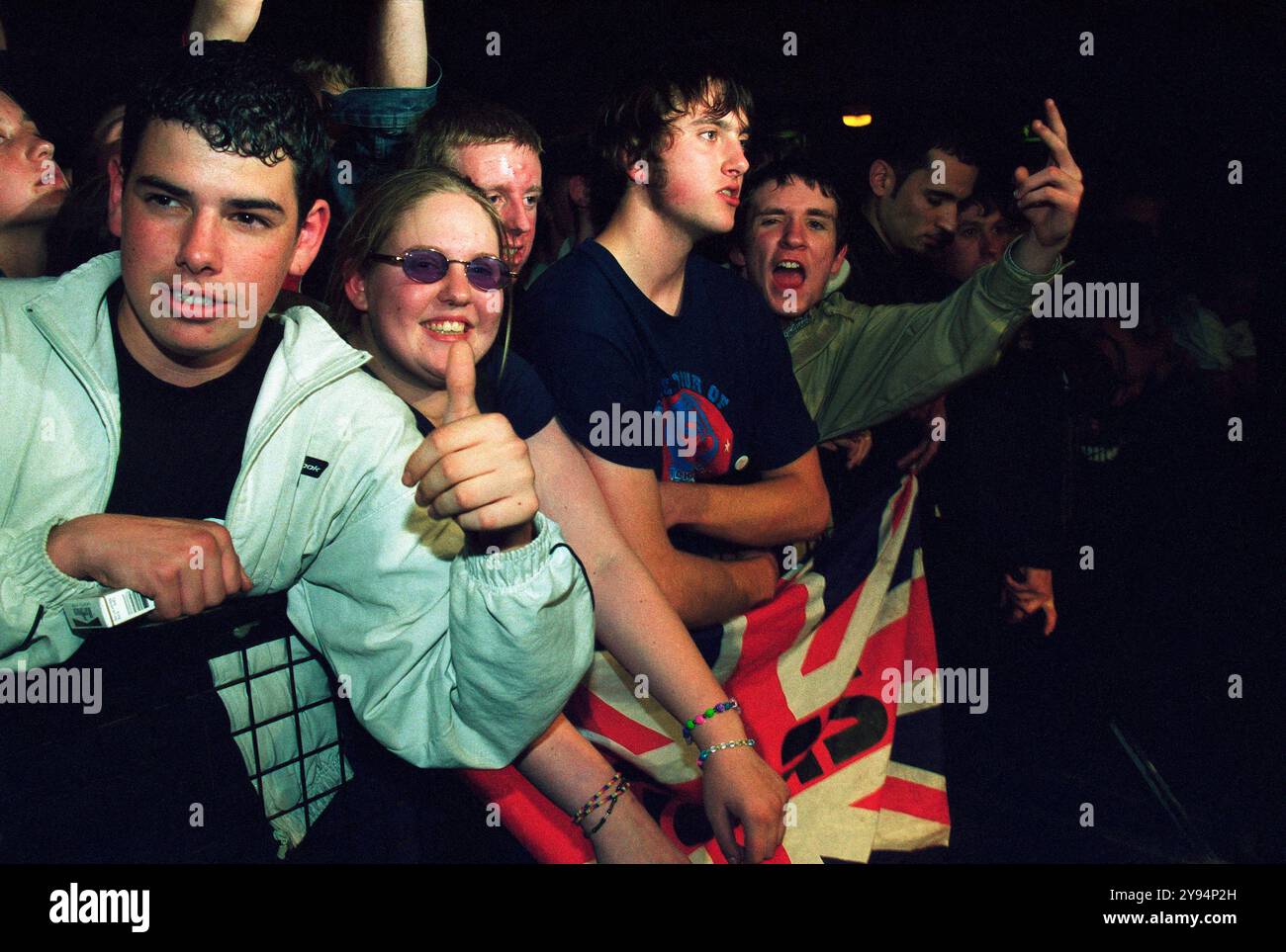 Oasis fans noughties hi-res stock photography and images - Alamy