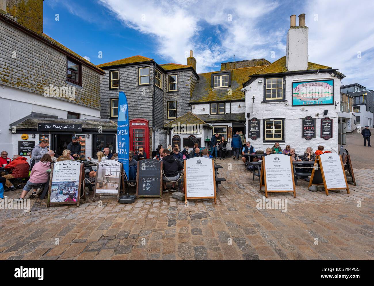 St. Ives, United Kingdom, 25.09.2024, The Sloop Inn, one of the oldest ...