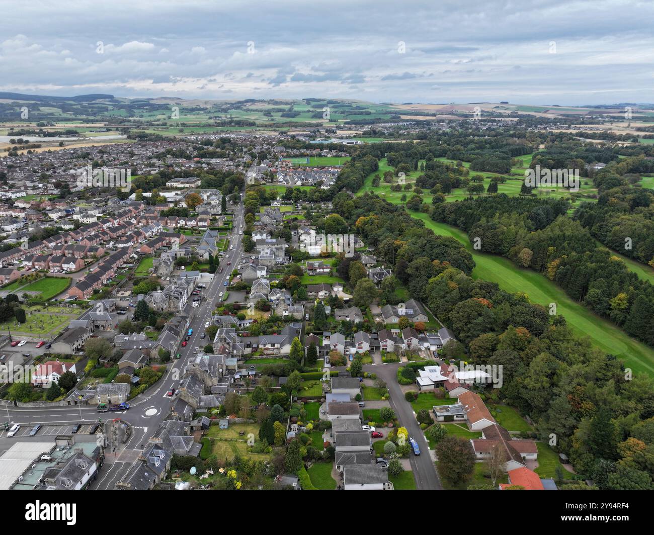Kinross town centre hi-res stock photography and images - Alamy