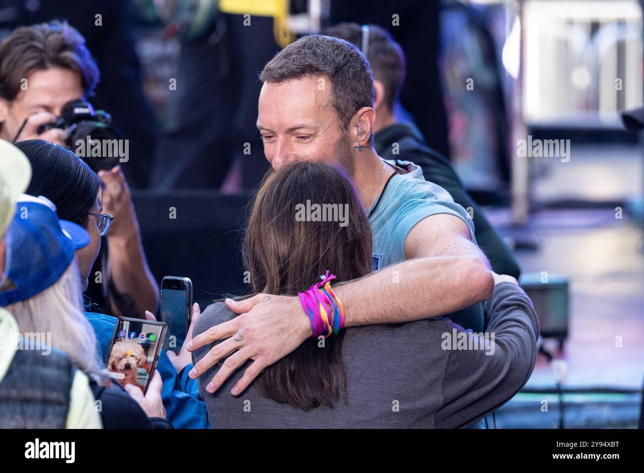 Fan chris martin hi-res stock photography and images - Alamy