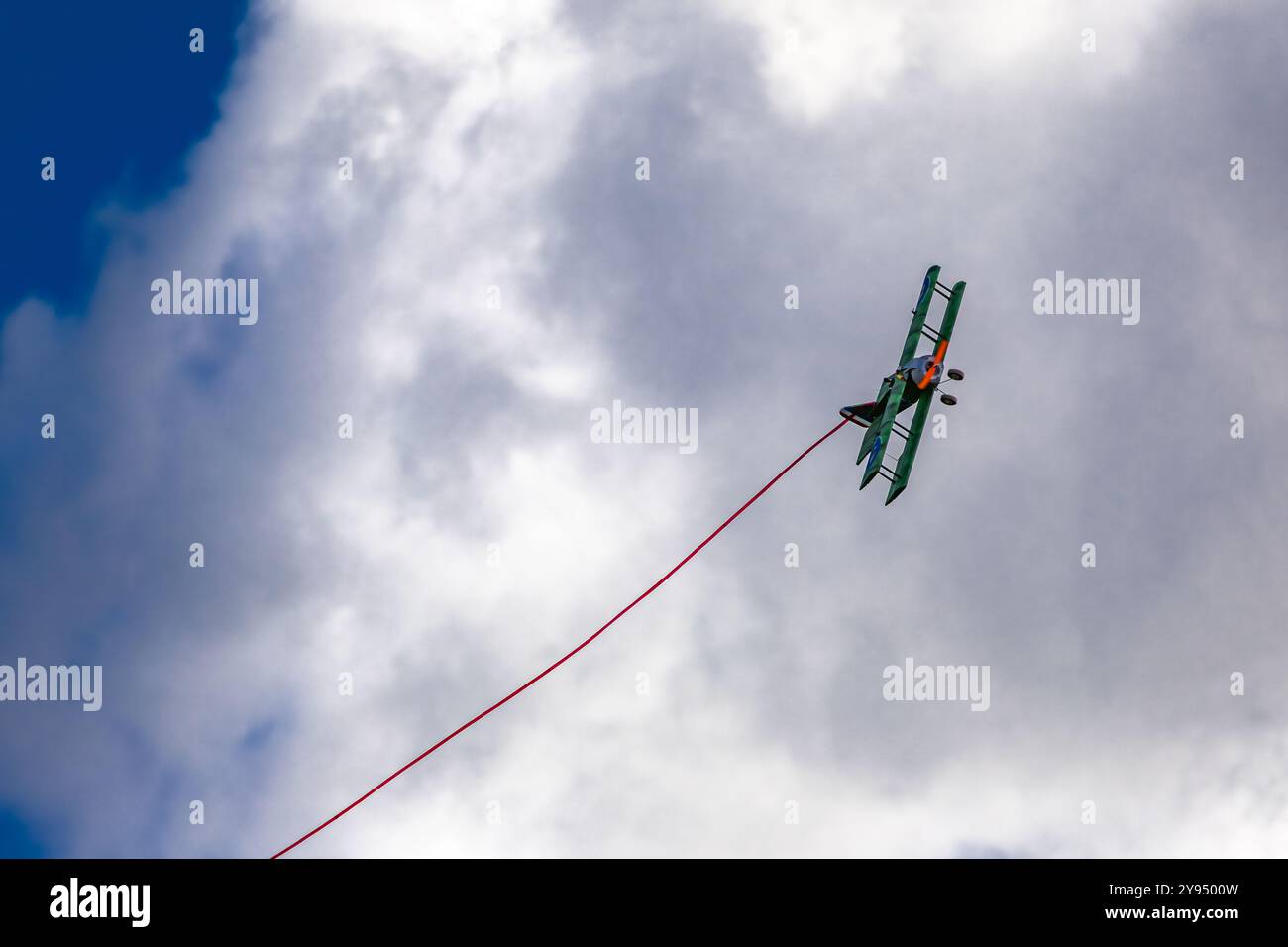 Display of aircraft models from World War II and World War I radio ...