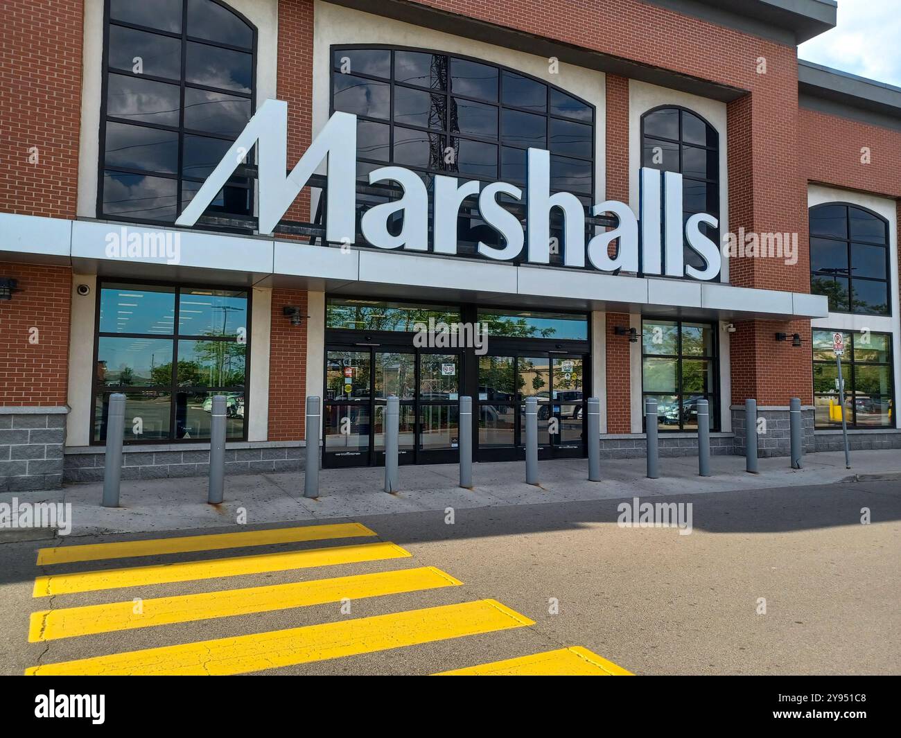 Shop sign marshalls on hi-res stock photography and images - Alamy