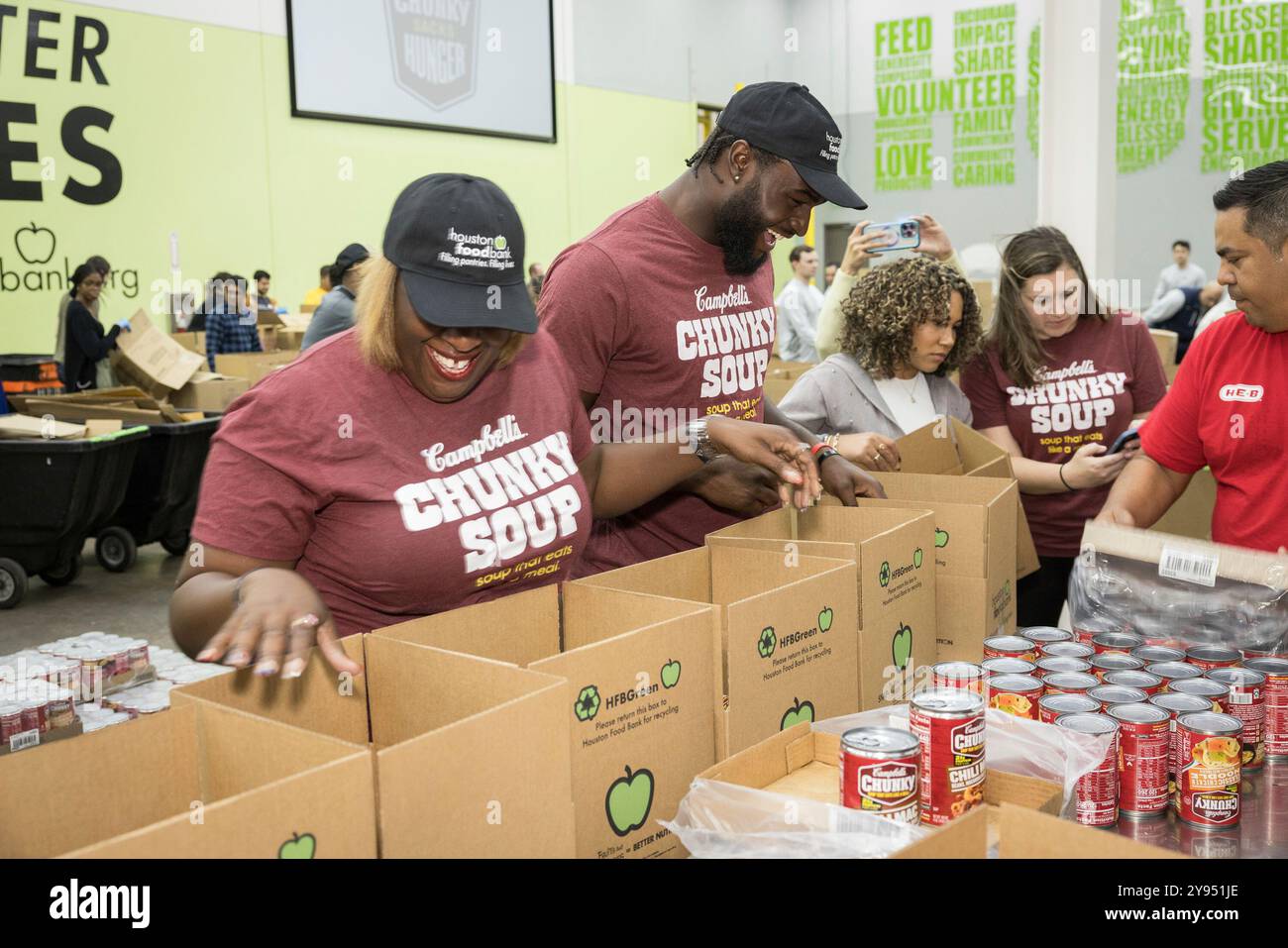 IMAGE DISTRIBUTED FOR CAMPBELL'S CHUNKY - Campbell's Chunky and Houston ...