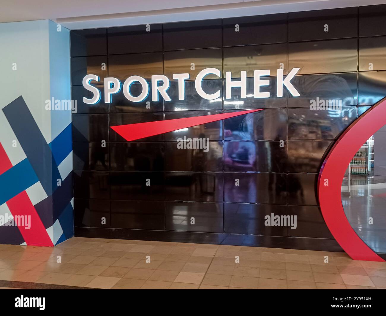 Sport chek logo hi-res stock photography and images - Alamy