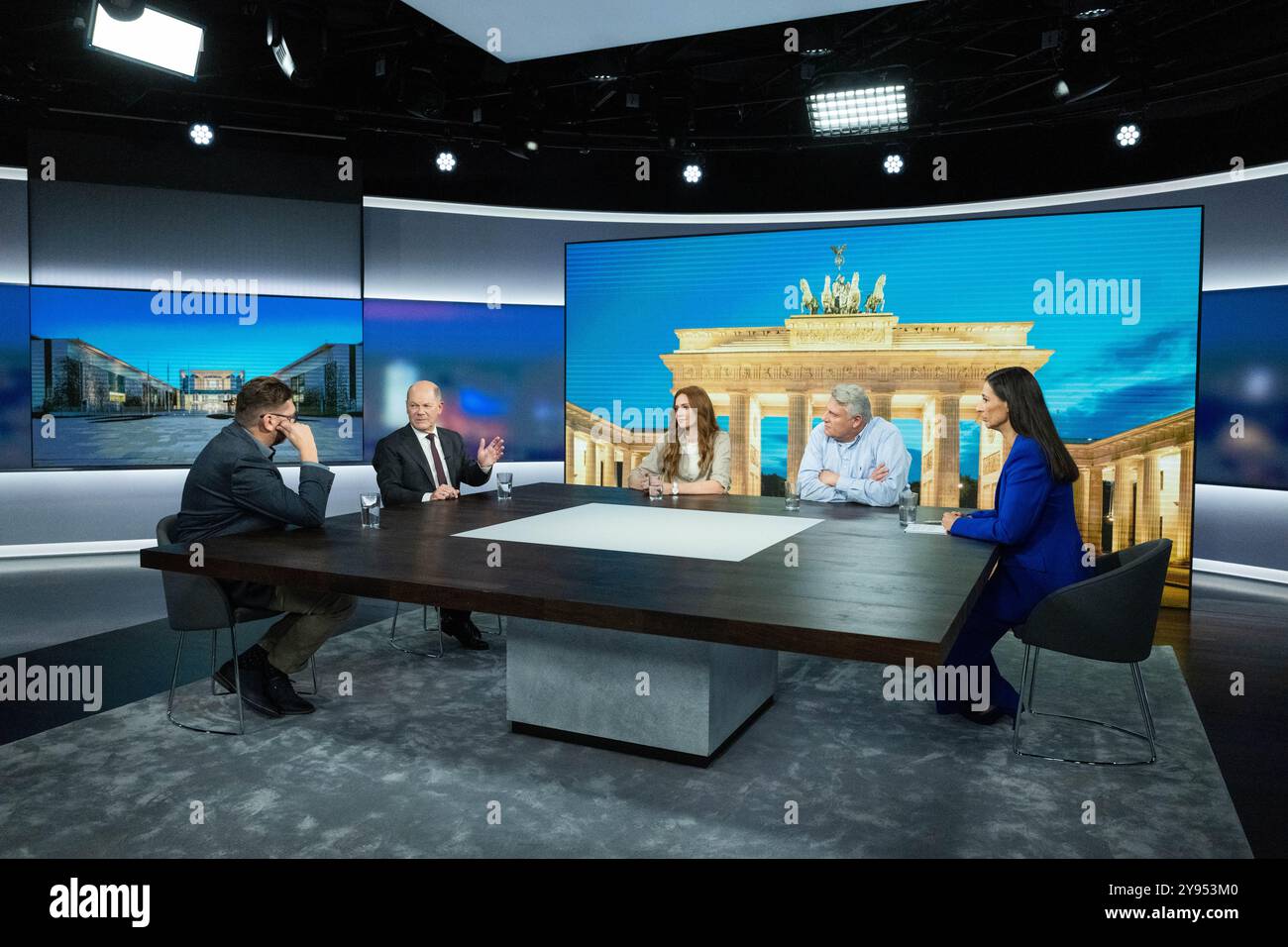 Berlin, Germany. 08th Oct, 2024. Mirko Geißler (non-party, l-r), Mayor ...