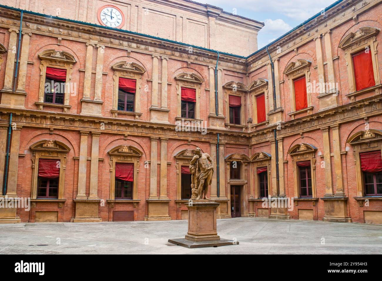 Biblioteca universitaria di bologna hi-res stock photography and images ...