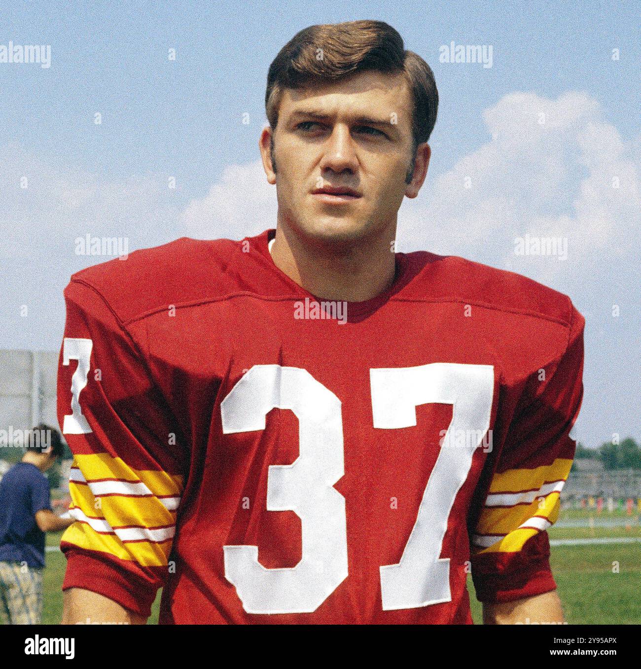 FILE - Pat Fischer, corner back for the Washington Redskins, 1970. (AP ...