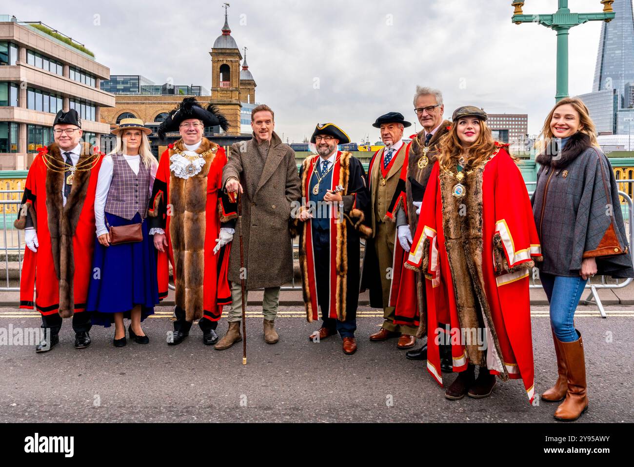 The Lord Mayor of London Poses For Photos With The Actor Damian Lewis ...