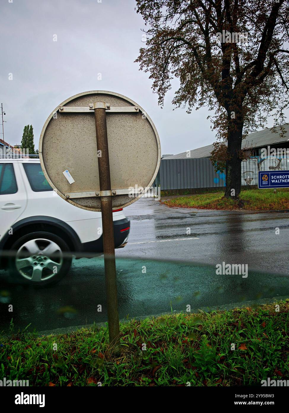 traffic management and road signs, visual information and warnings in ...