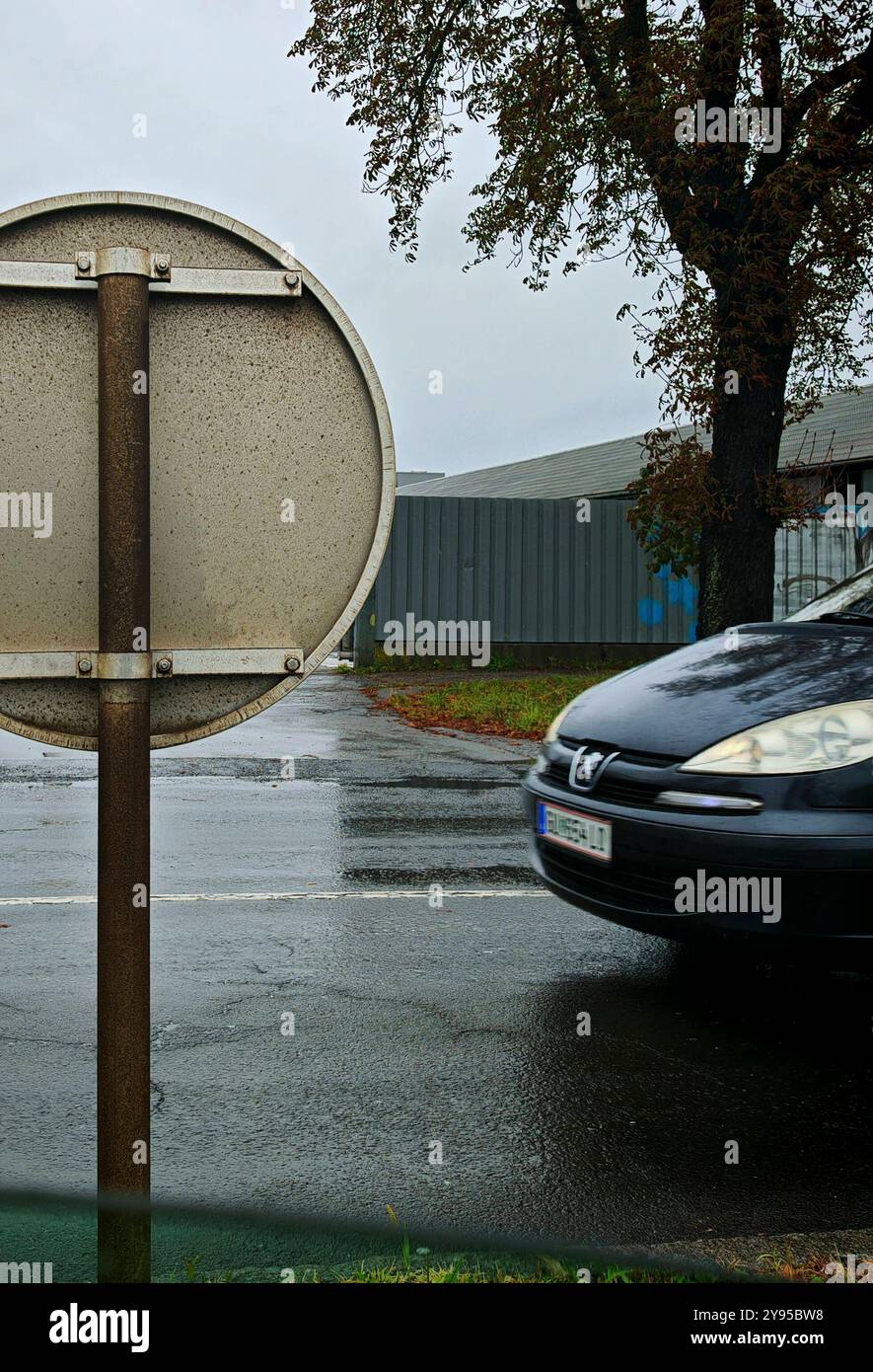 traffic management and road signs, visual information and warnings in ...