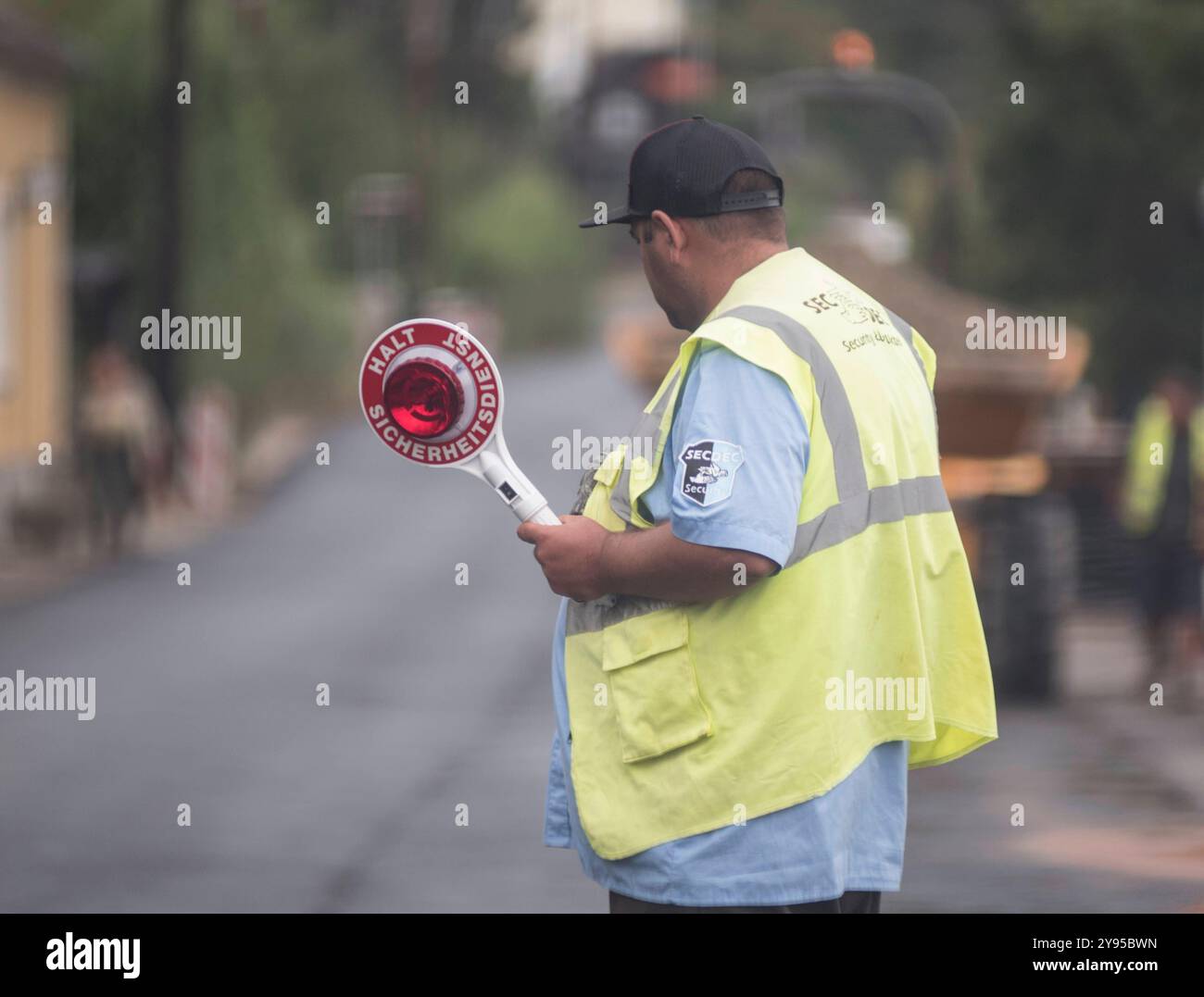 traffic management and road signs, visual information and warnings in ...