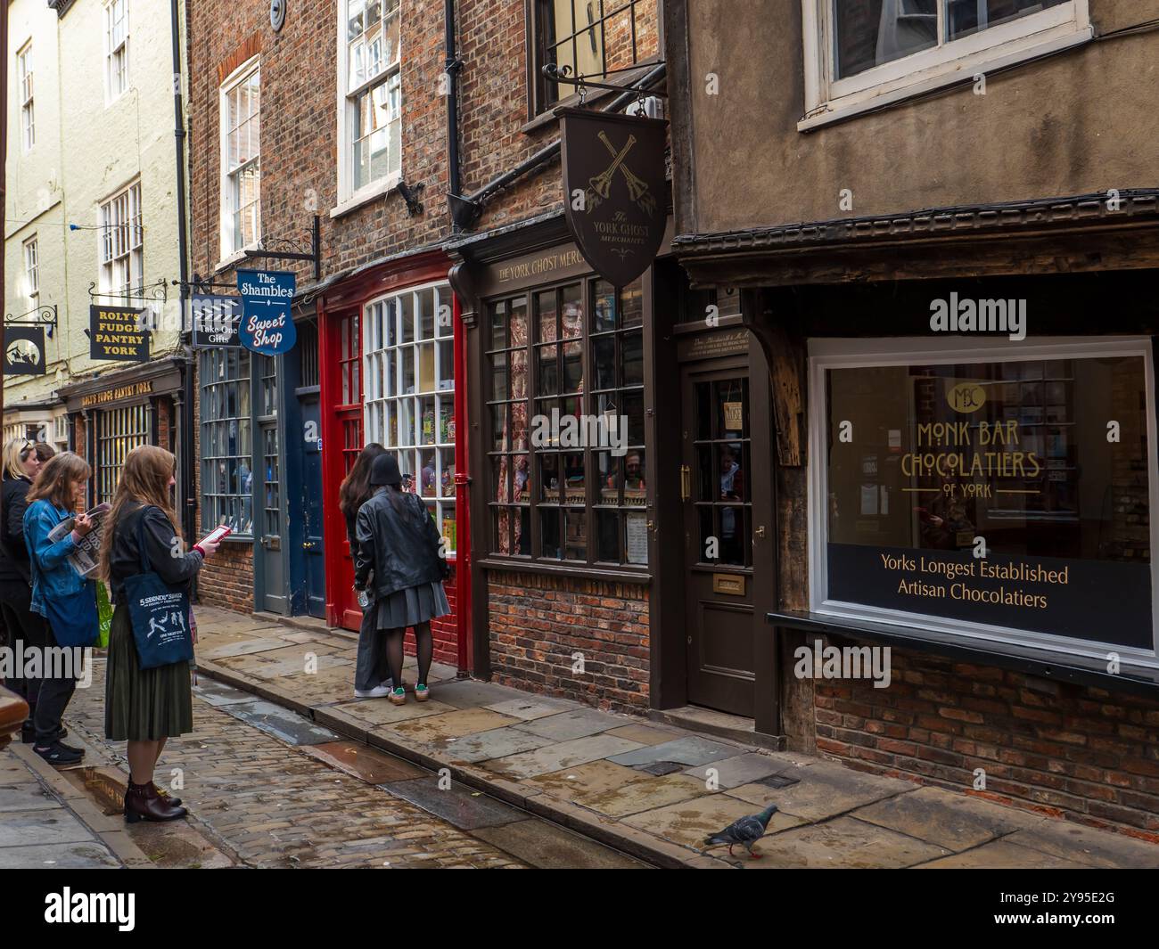Ghost shop hi-res stock photography and images - Alamy