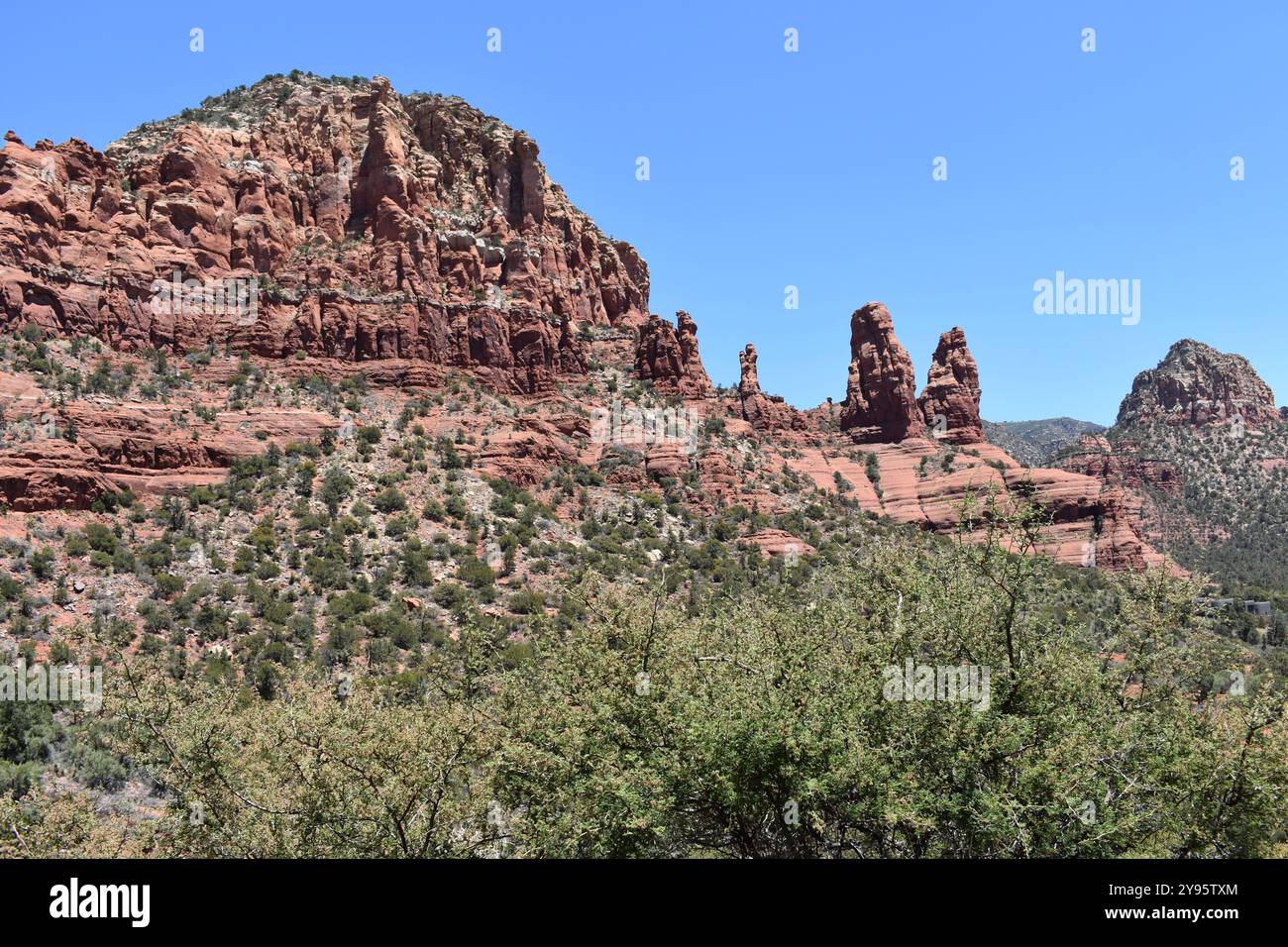 A stunning view of Sedona's iconic red rock formations, bathed in the ...