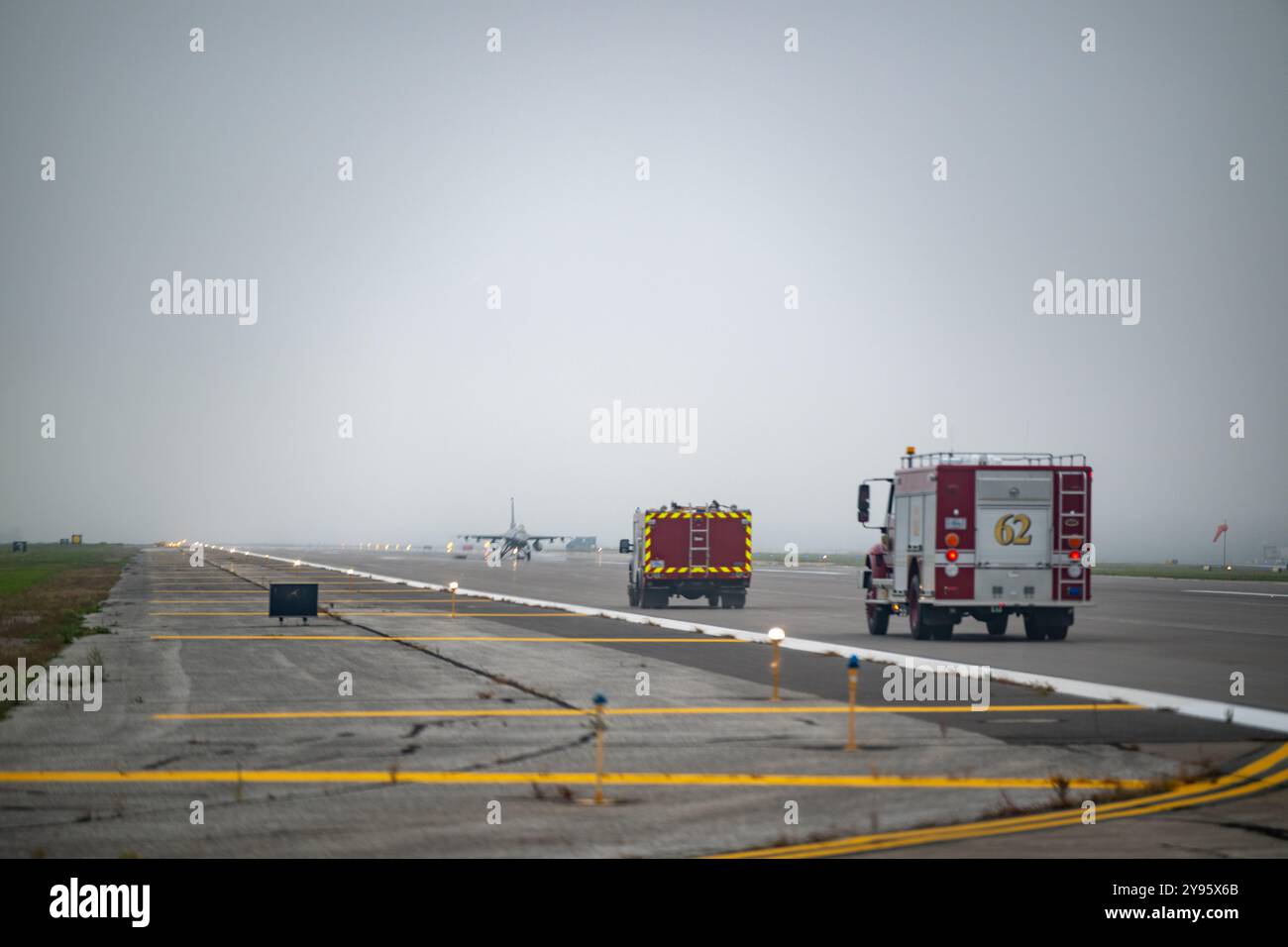 Fire Protection Specialists from the 148th Fighter Wing respond to a ...
