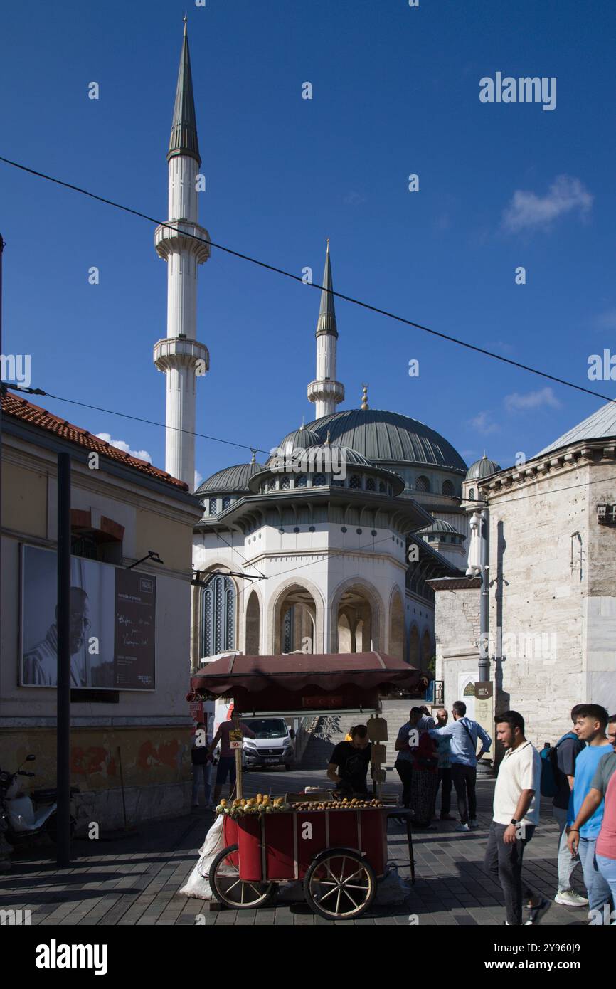 Türkiye, Turkey, Istanbul, Taksim Meydani, square, mosque Stock Photo ...