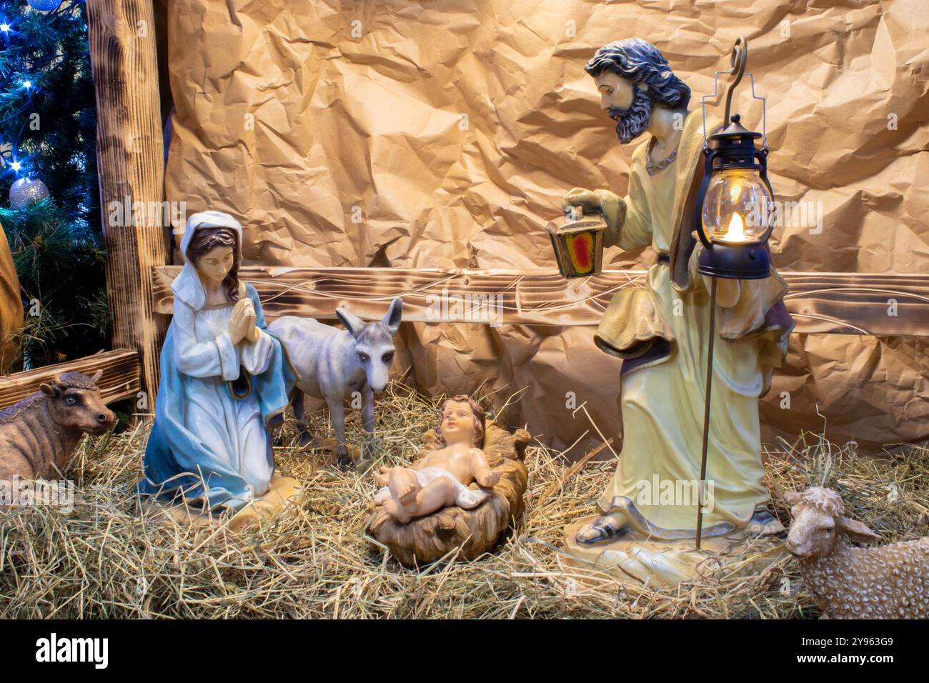 Crib creche jesus virgin mary hi-res stock photography and images - Alamy