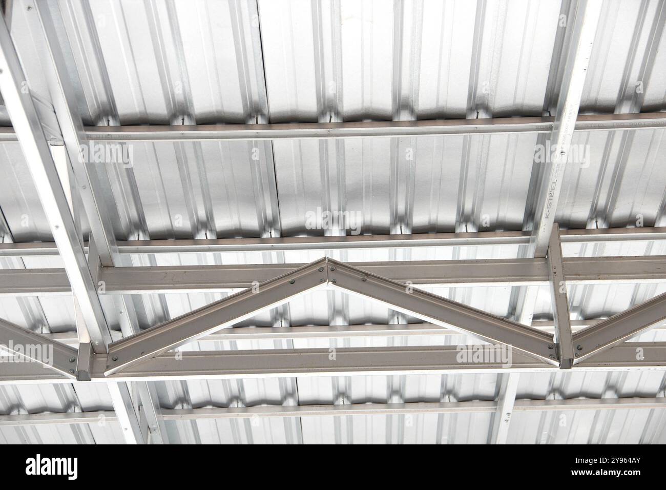 lightweight steel roof construction Stock Photo - Alamy