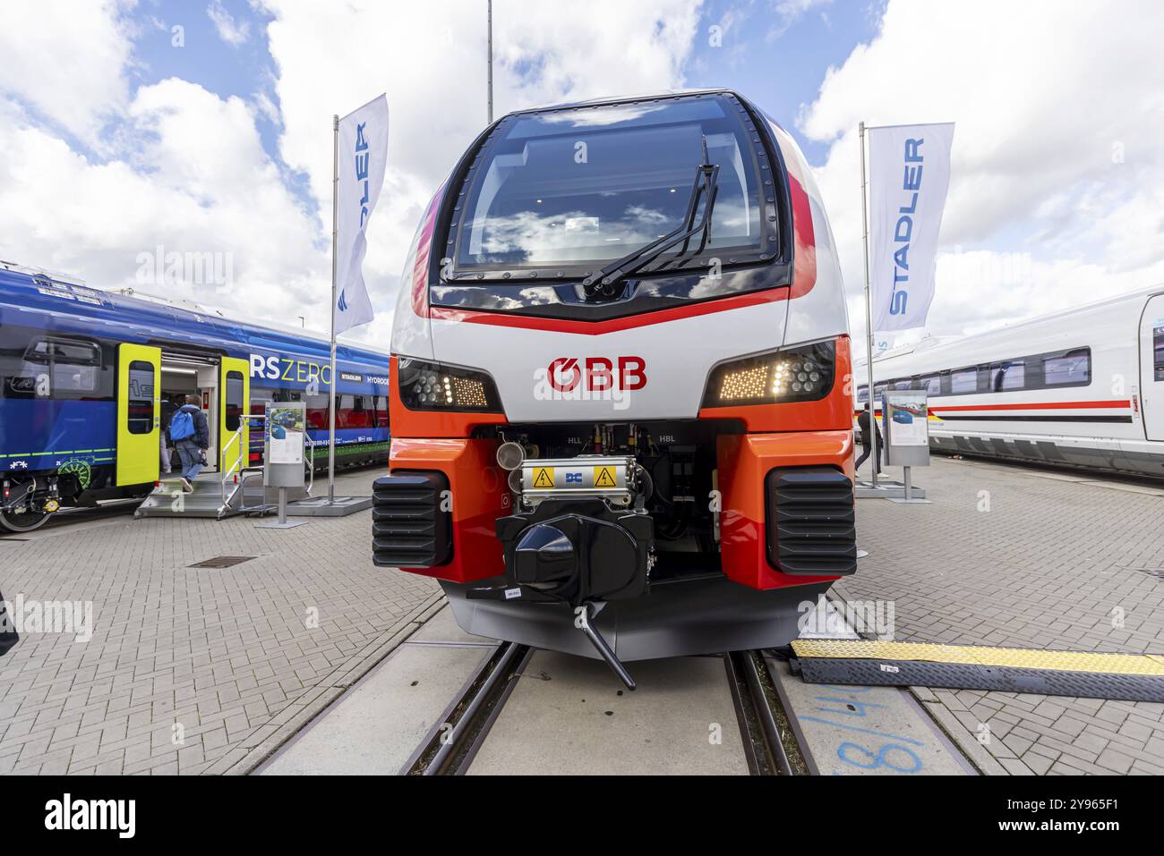 KISS multiple unit, EMU from Stadler. OeBB passenger transport ...