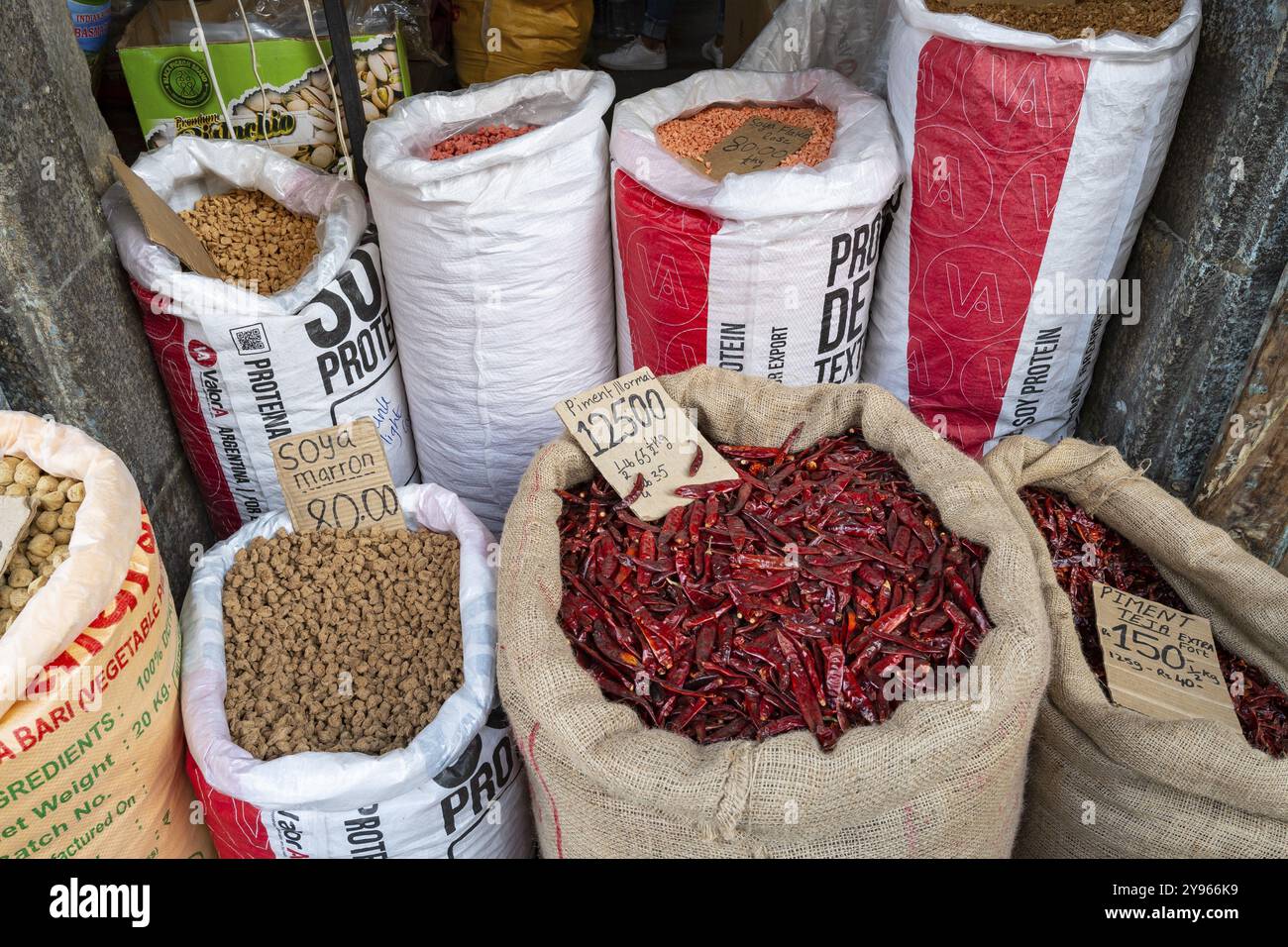 Chilli, soybeans, spices in a shop, old town Port Louis, Indian Ocean ...
