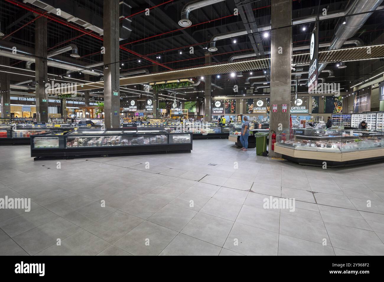 Huge hall for fresh produce, Winners Supermarket, Tribeca Mall ...