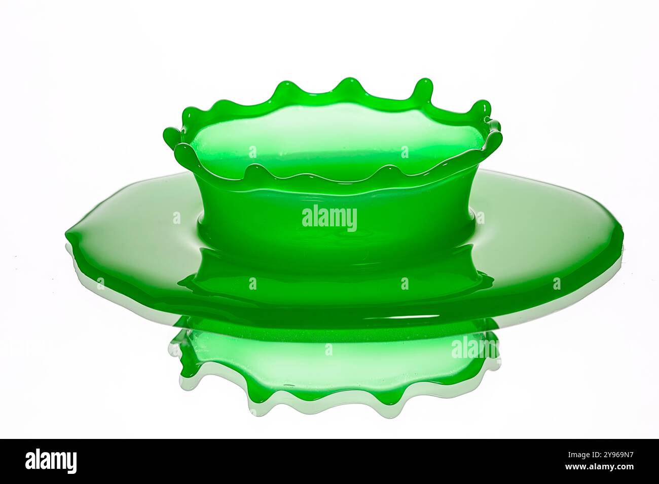 Water drop impact. High-speed photograph of secondary drop formation ...