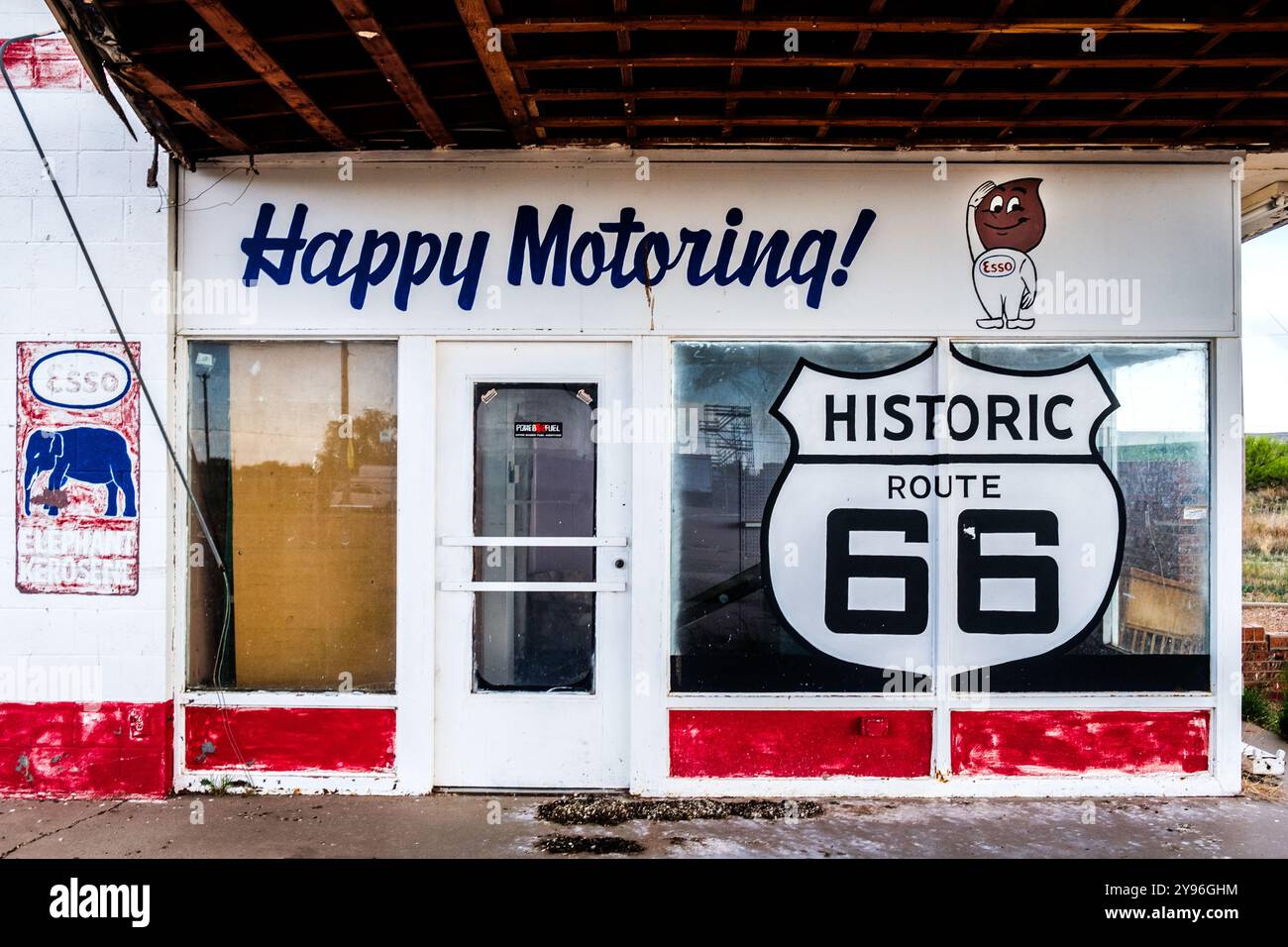 Esso (Standard Oil of New Jersey) sign on gas station on old Route 66 ...