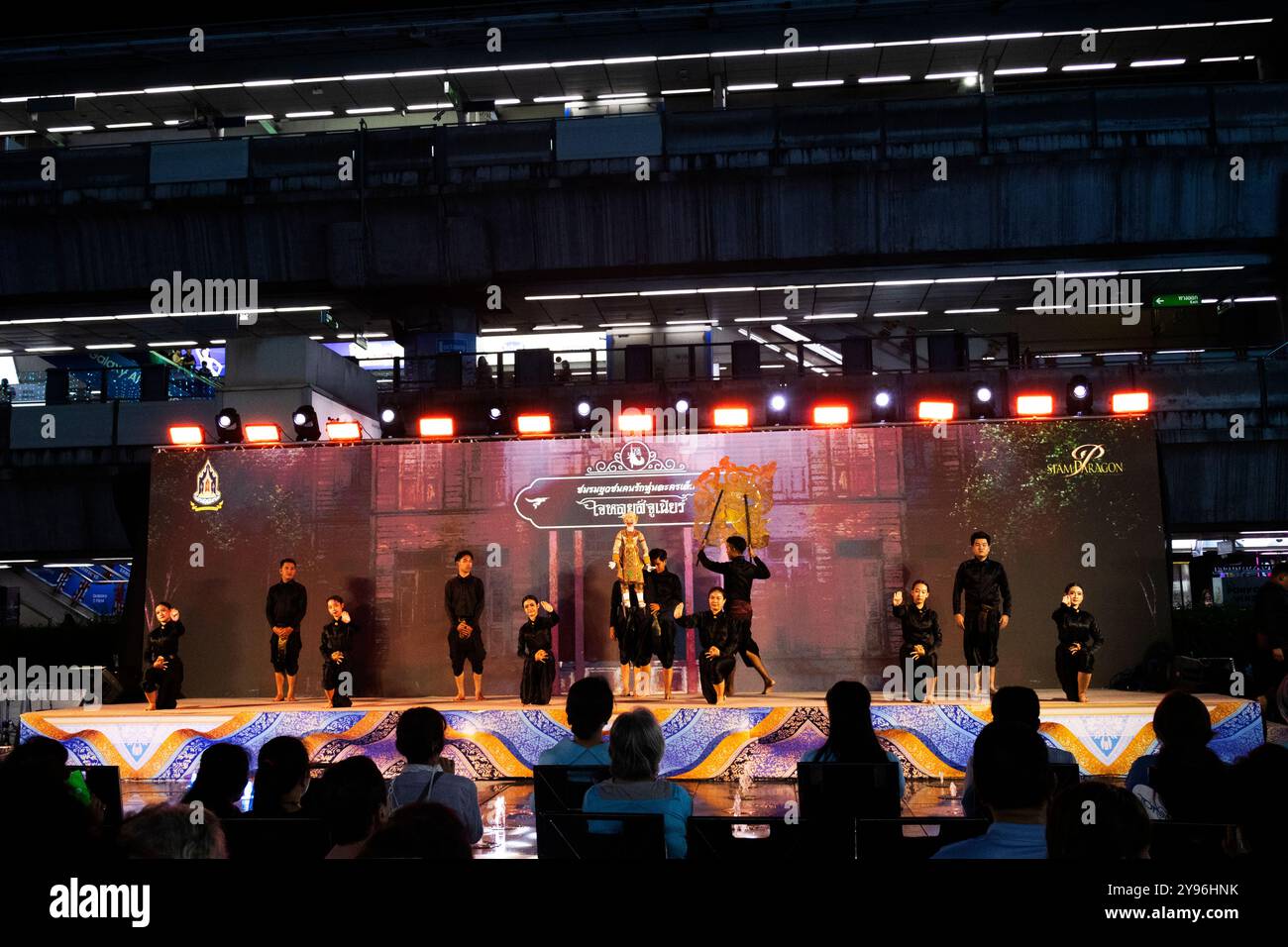 Thai professional puppeteer or Puppet master manipulate playing acting ...