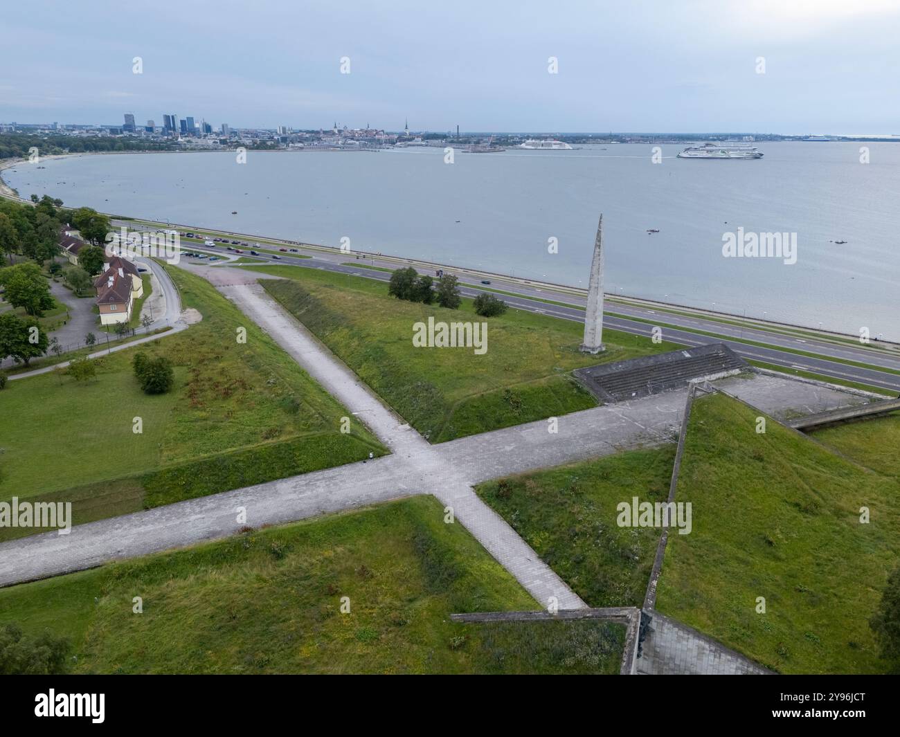Tallinn war memorial hi-res stock photography and images - Alamy