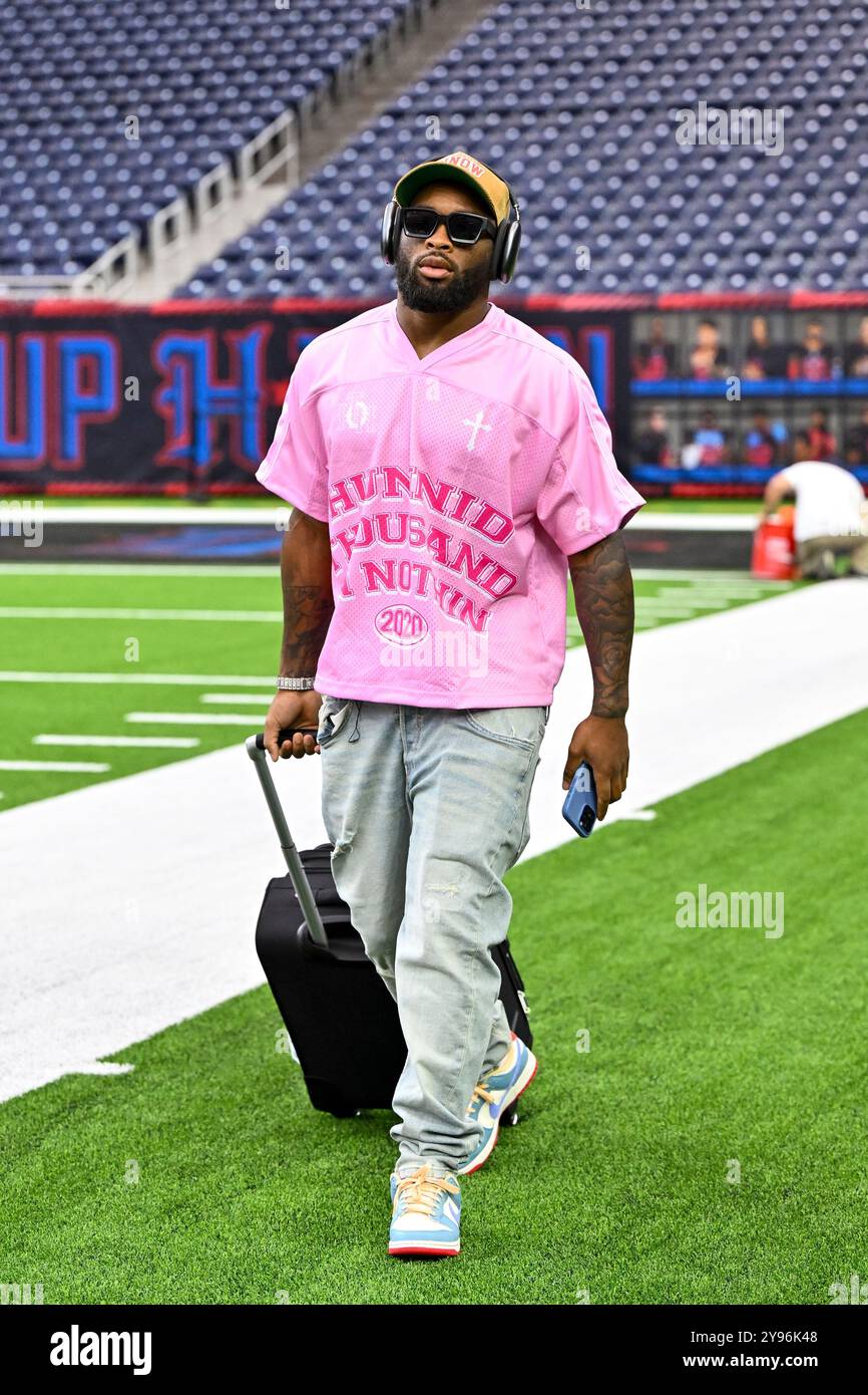 Buffalo Bills running back Ray Davis arrives prior to an NFL football ...