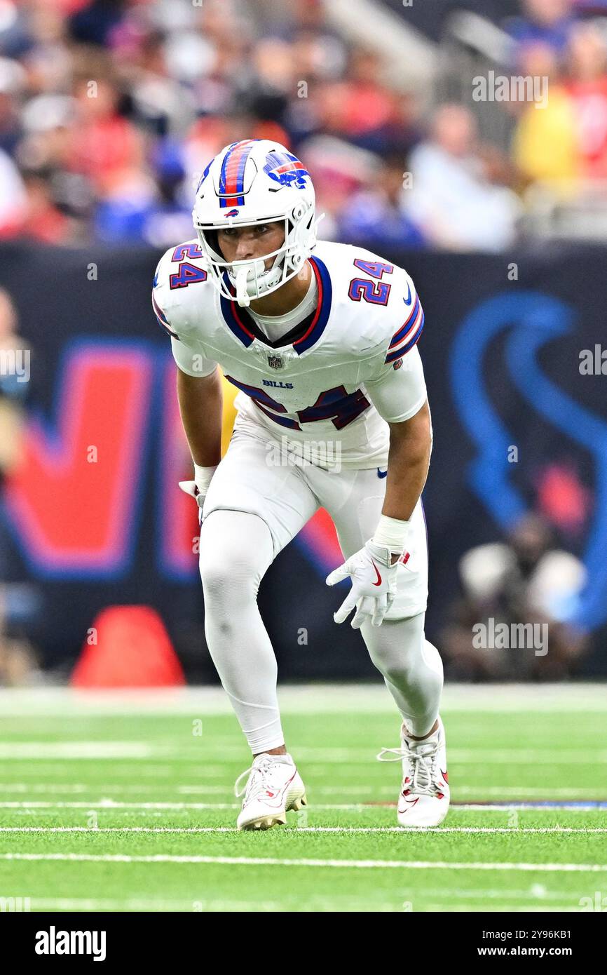 Buffalo Bills safety Cole Bishop (24) lines up in the first quarter ...